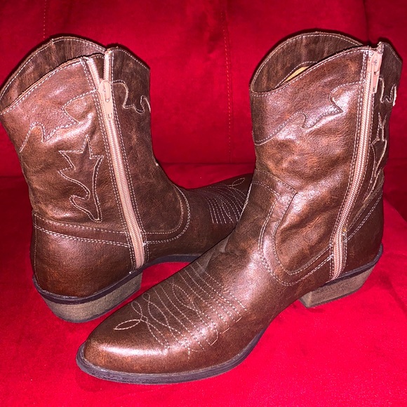 Coconuts by Matisse | Shoes | Coconuts Rifle Ankle Cowgirl Boots Short ...